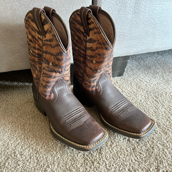 Ariat | Shoes | Ariat Kids Quickdraw Pebbled Pinecone Boots | Poshmark
